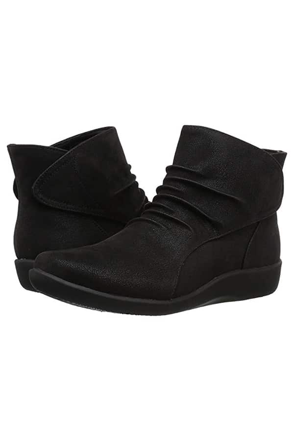 Thanksgiving Travel Essentials for the Style Minded Lady